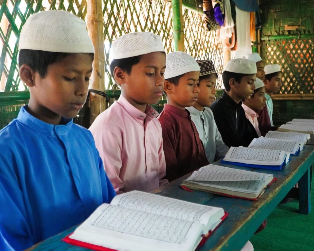 11 Hadiths About Sadaqah | BASMAH